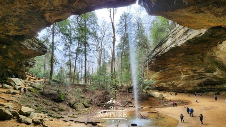 How to Hike to Ash Cave in Hocking Hills For Beginners