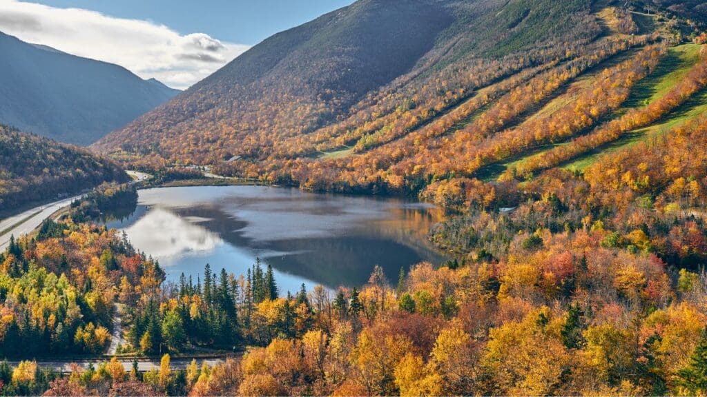 13 Best Places to See New Hampshire Fall Foliage in 2025