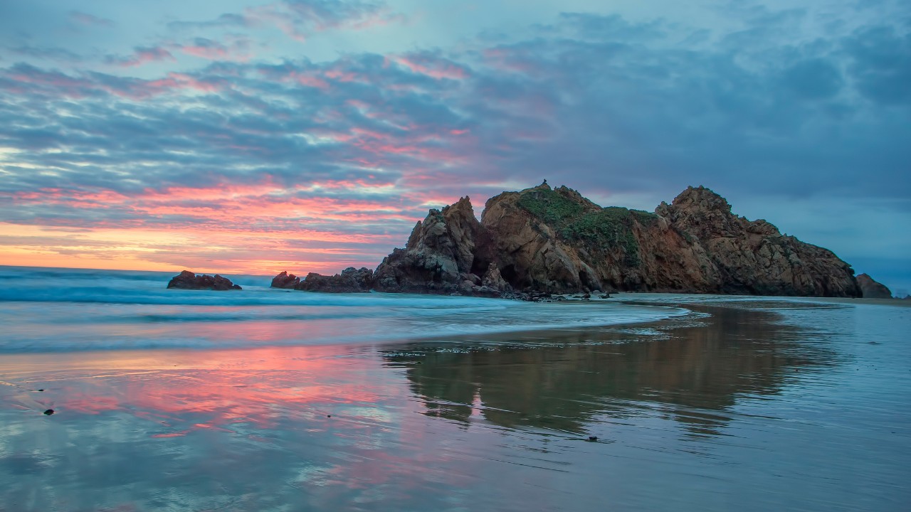Pfeiffer Beach: A First Time Visitor Guide