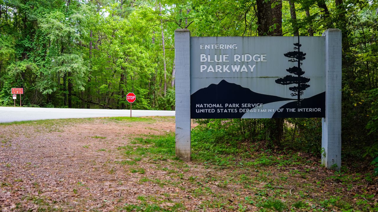 Blue Ridge Parkway: A First Time Visitor Guide