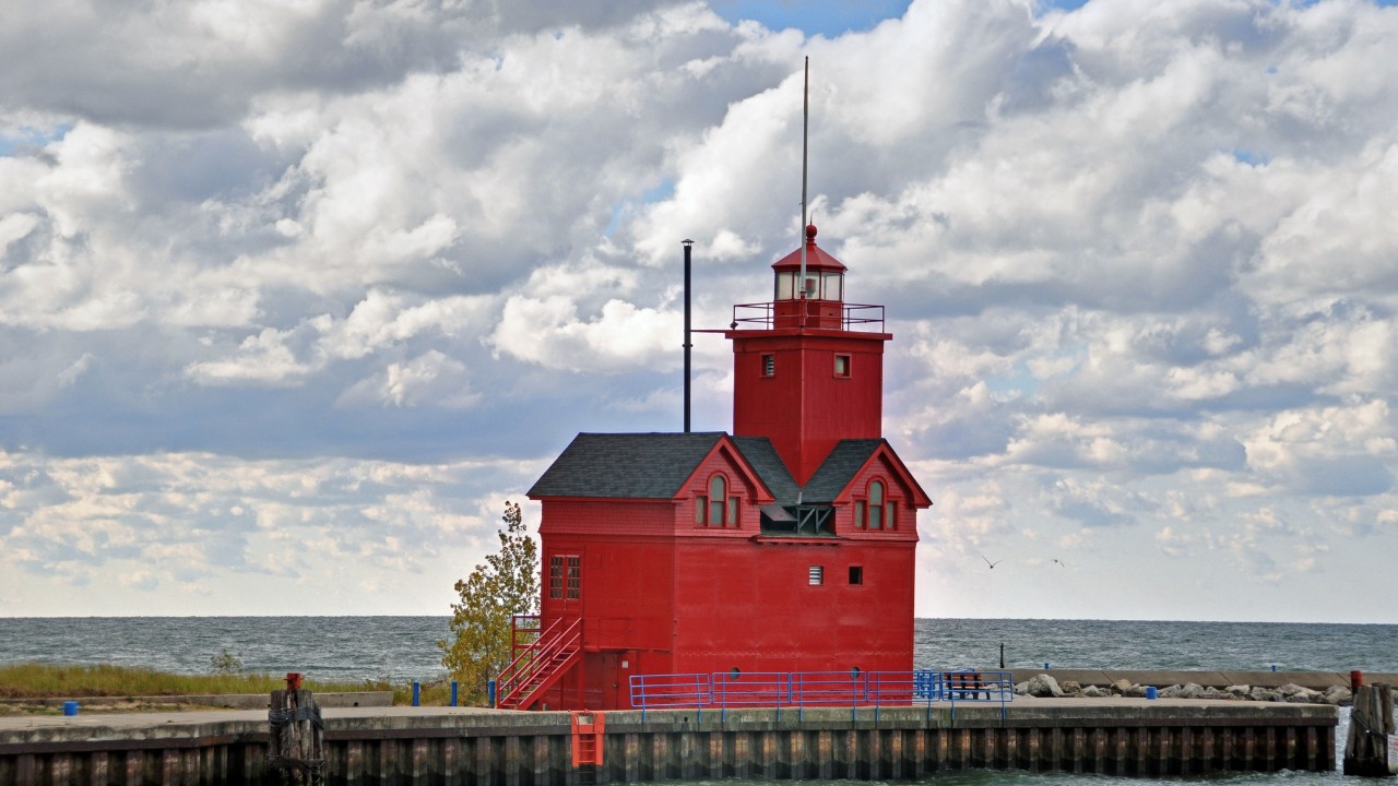 10 Best Michigan Lighthouses to Visit