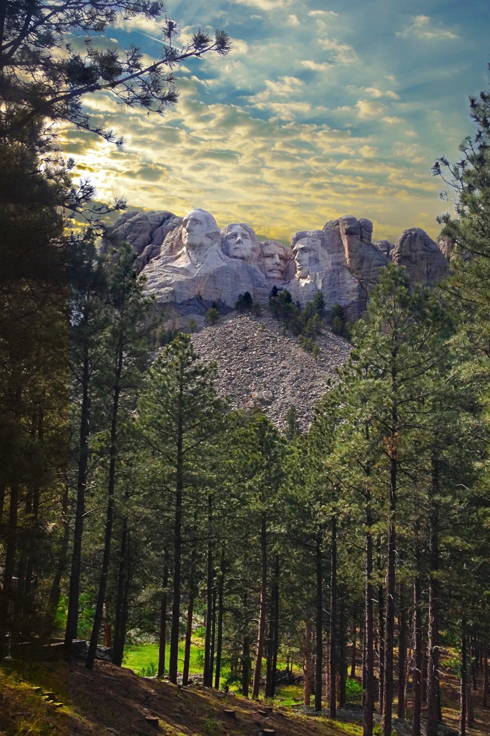 Mount Rushmore National Memorial: 1st Time Visitor Guide